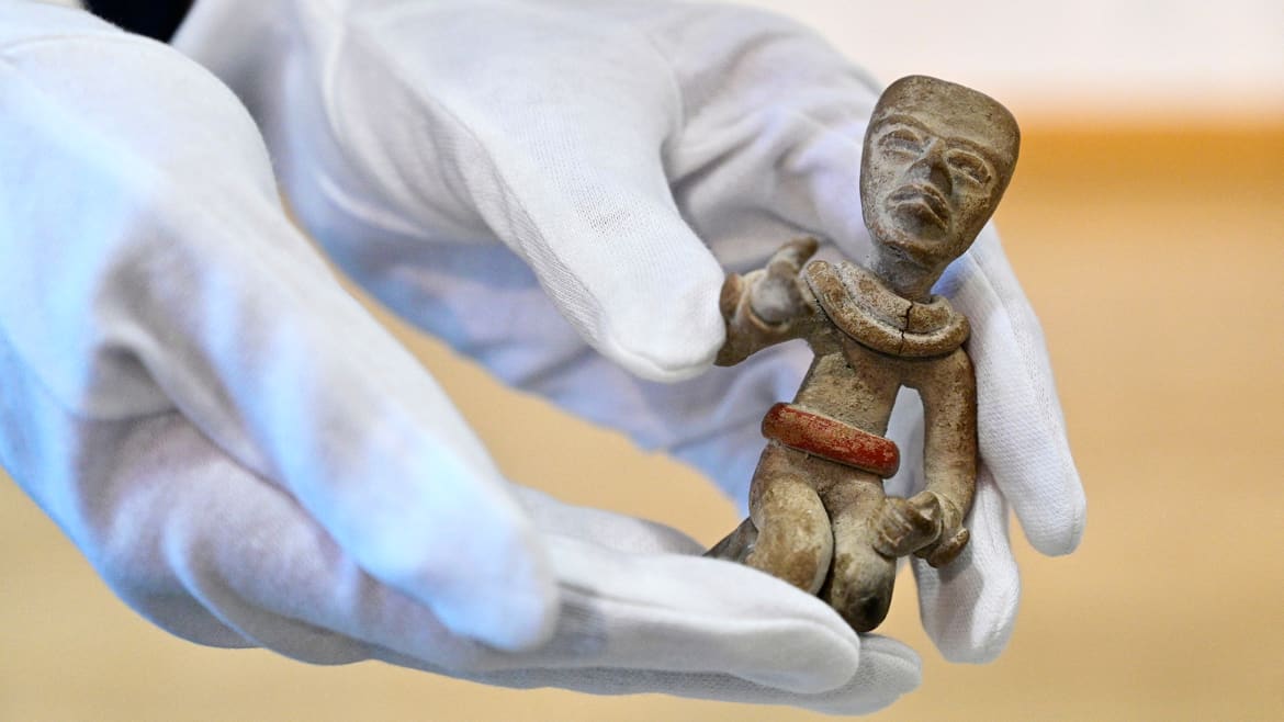 Auction Houses Sell Off Mexican History to the Super-Elite