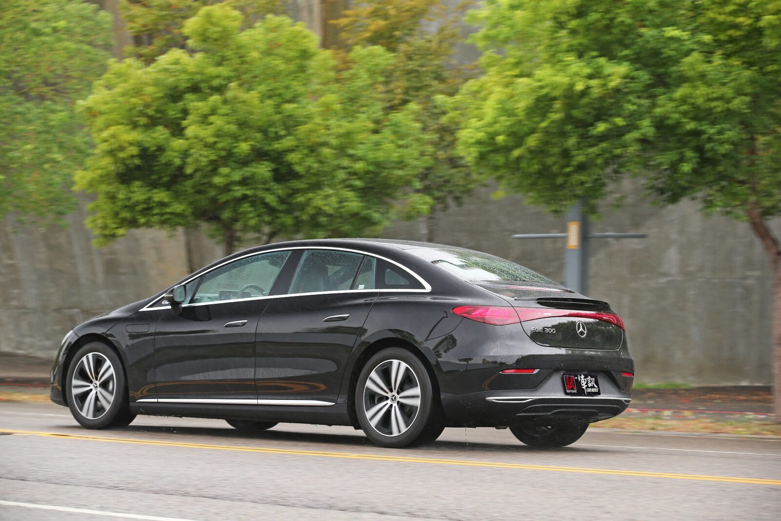 【試駕】豪華新繹 EQE 300 from Mercedes-EQ - Yahoo汽車機車