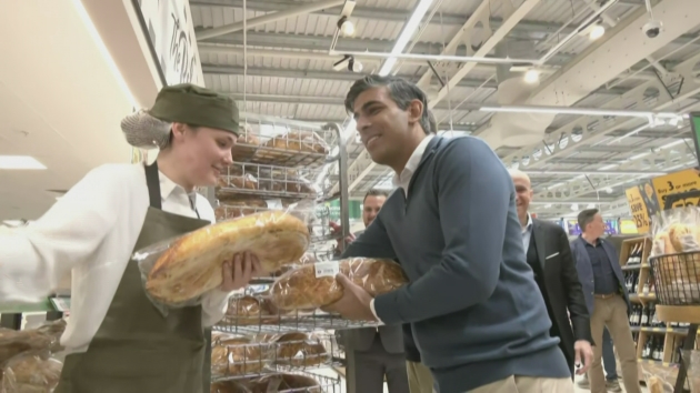 Rishi Sunak stacks shelves at Morrisons