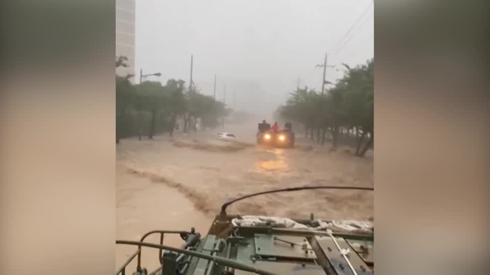 S.Korea deploys marines for typhoon rescue plan