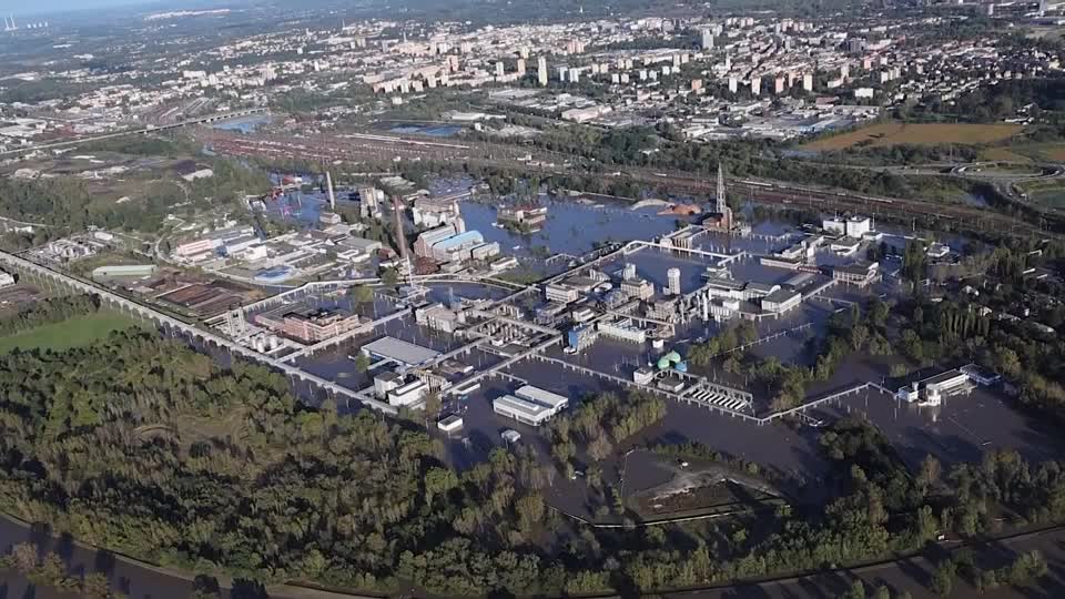 Aerials show worst Czech Republic flooding in nearly three decades
