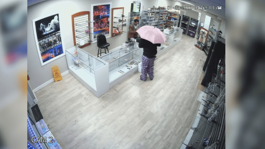 Owensboro police searching for pink umbrella-wielding robber