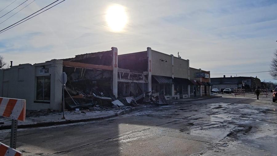 Crews respond to Moline fire on 7th Street