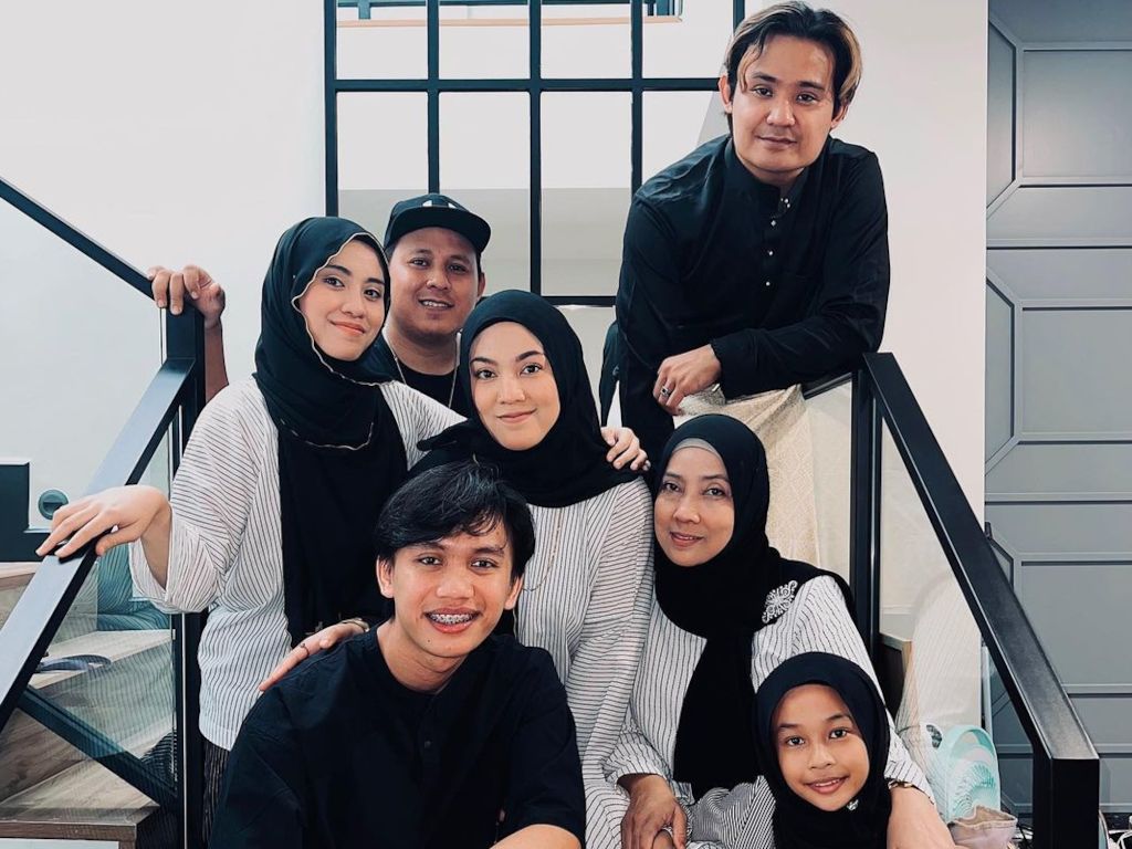 Syada Amzah saddened over mum celebrating Eid sans husband - Yahoo Life ...