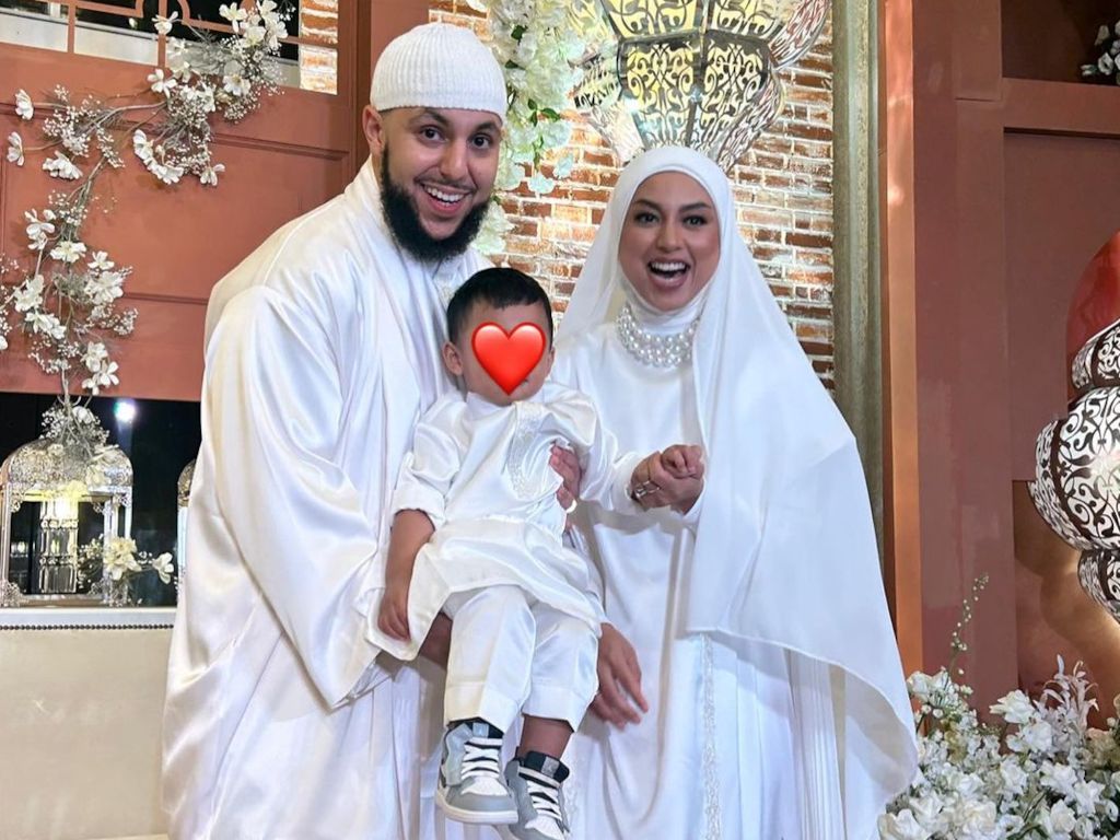 Mizz Nina and Essam Muhammad held wedding in Malaysia