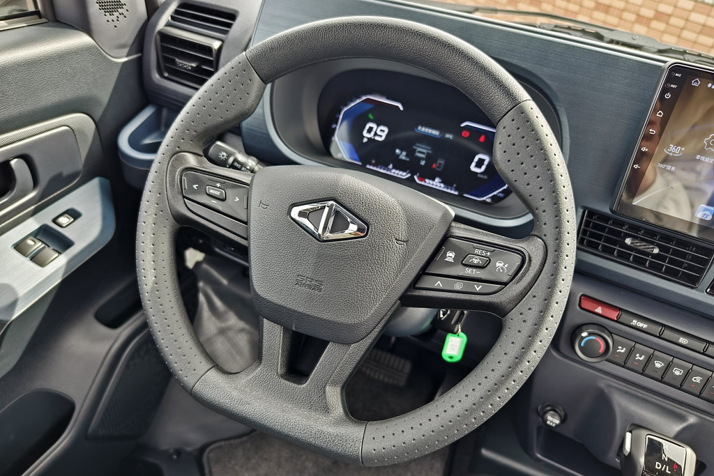 Level 2等級的商用車CMC J Space 5人豪華型廂車試駕 - Yahoo汽車機車