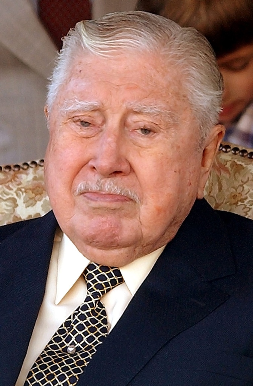 Más de un tercio de los chilenos apoyan la dictadura de Augusto ...