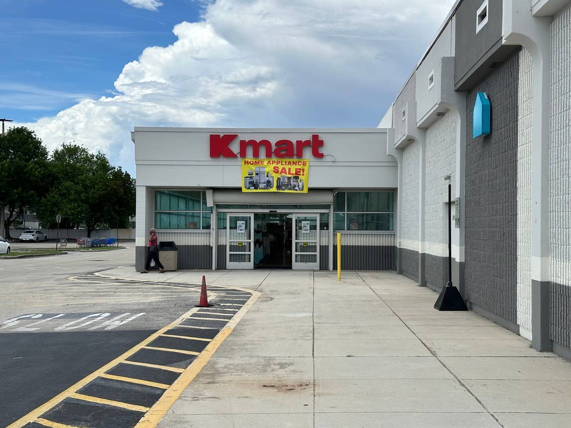 Miami tiene una de las dos últimas tiendas Kmart que quedan en el país ...