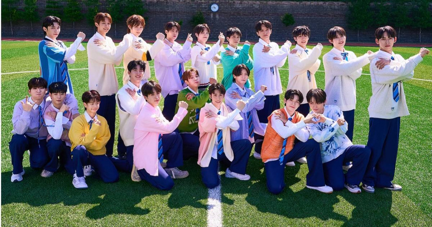 《SCOOL》42名參賽者變身高中生拍MV 頂30度高溫操場上演「鮮肉濕背秀」