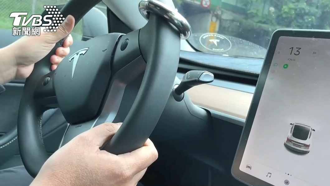 特斯拉封殺「AP神器」 新系統抓到主動關自駕 - Yahoo奇摩汽車機車