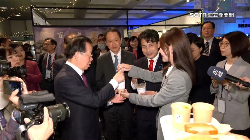 獨／Taiwan Plus移師京都！「台灣女婿」參議員偕妻現身 最愛這一味