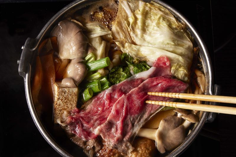 堆成火山的A5和牛480元就爽吃 bb.q優惠券現省1100！必吃1970老爸炸雞