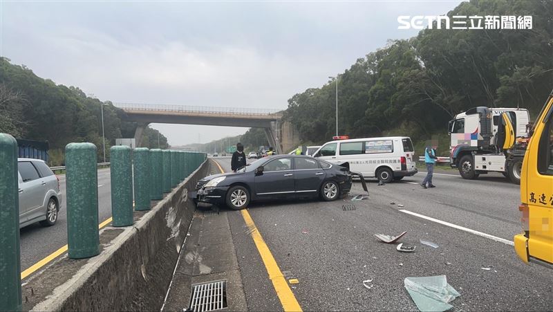 國3台中清水段連環車禍！5車碰撞2人受傷…車陣一度回堵逾2KM