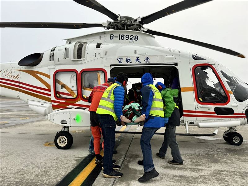 澎湖驚傳鄰居兇殺案！老翁遭「112公分魚刀」狠砍 大量失血急送醫