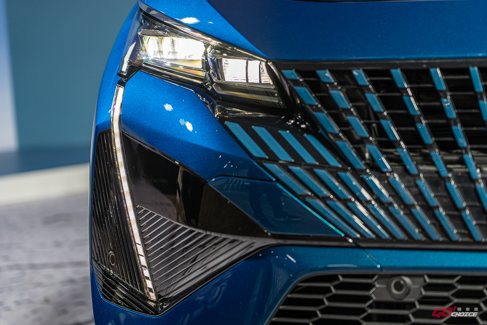 Peugeot 408 搶先概覽，預估價格帶 130 - 160 萬，將採雙車型販售！ - Yahoo汽車機車