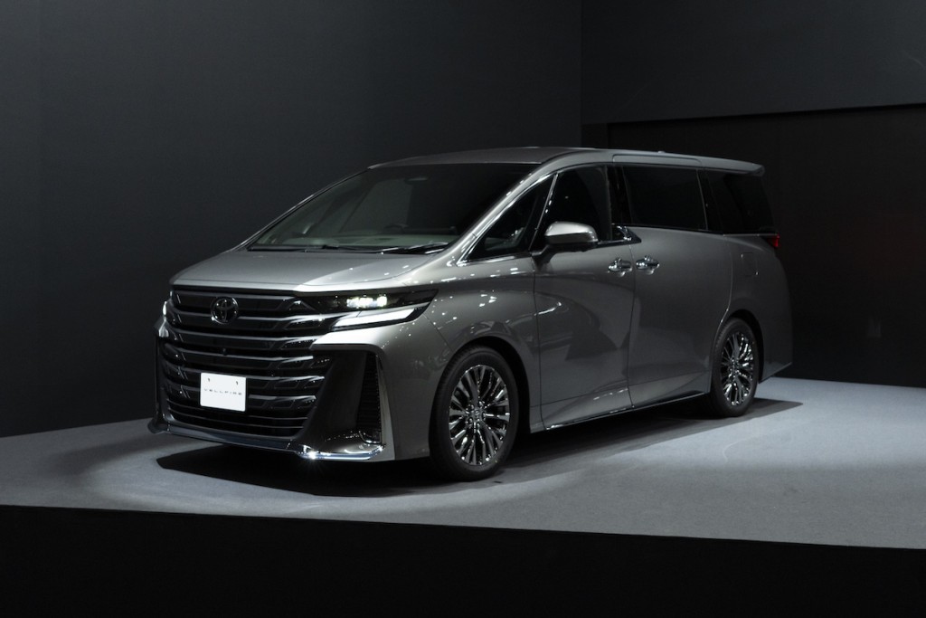 為中國市場作準備、豐田車體將開發純電版本 Alphard/Vellfire！PHEV 車型將於年底先行販售 - Yahoo奇摩汽車機車