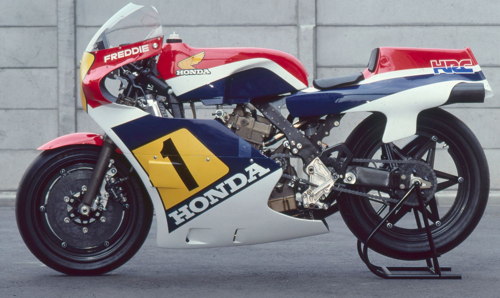 70年代的HONDA黑科技！橢圓形活塞引擎「NR500」 - Yahoo汽車機車