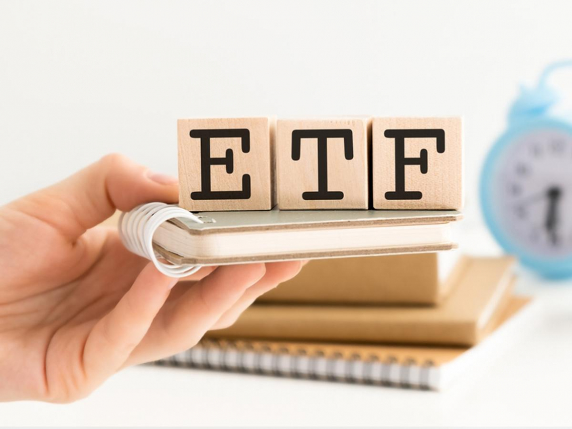 00929最新月配息0.13元「這天除息」！股價進逼20元要換買大熱門00940？達人給中肯建議