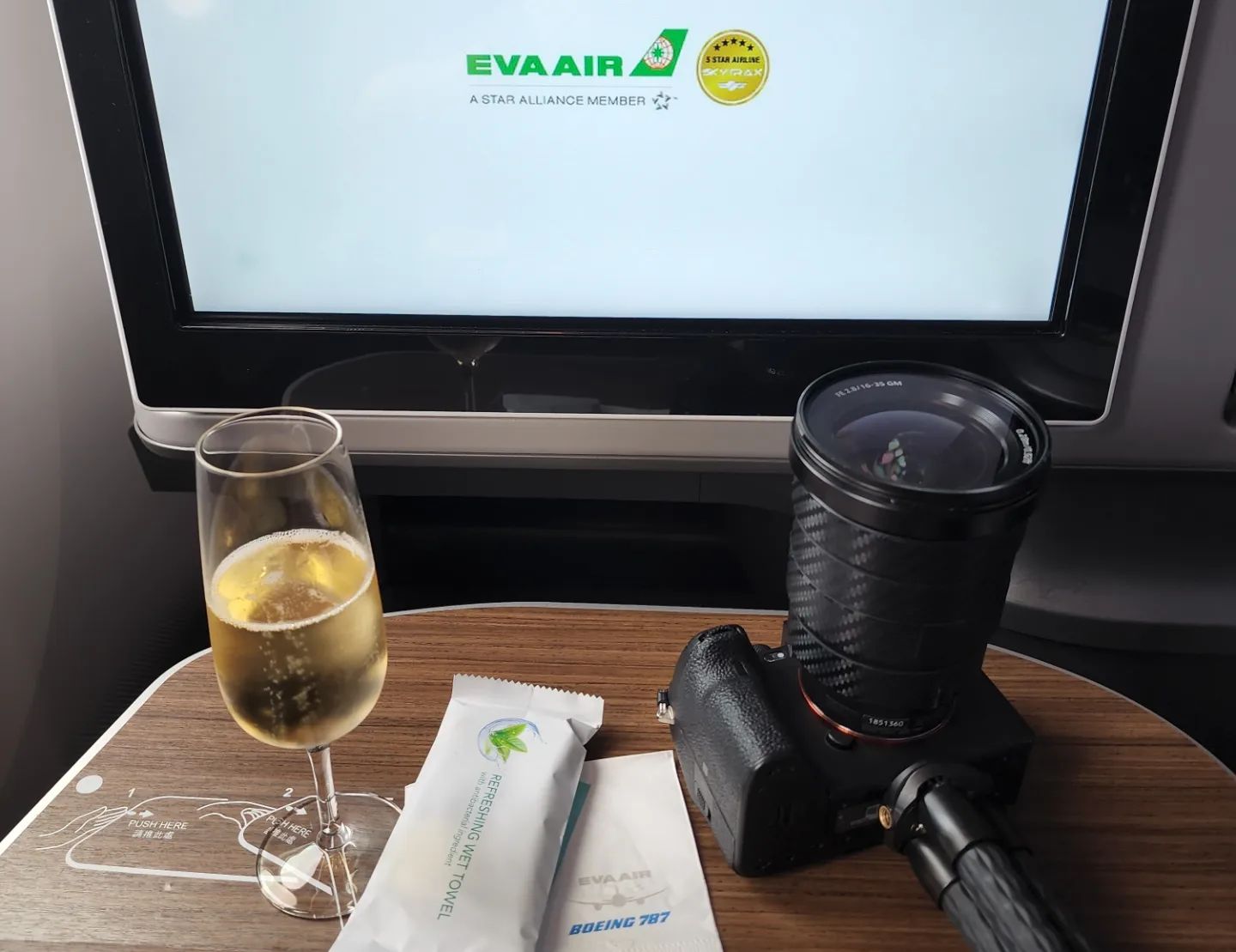 Joeman飛出國！久違拍片興奮喊：要幹大事了！ - Yahoo奇摩汽車機車